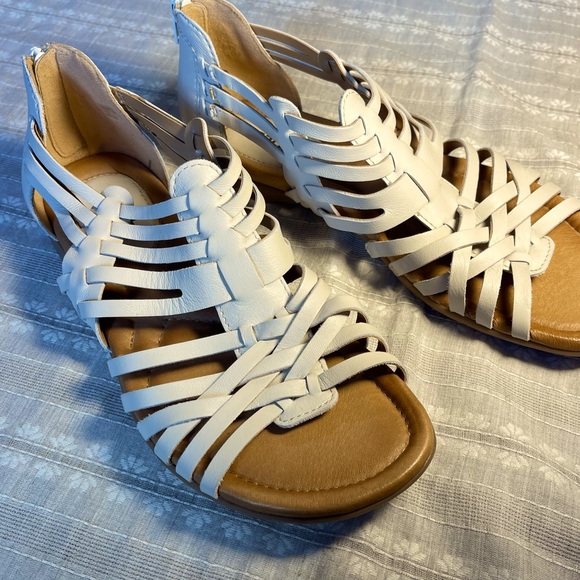 Earth | Shoes | Earth Sandals | Poshmark